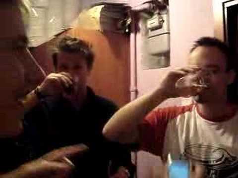 How to Say Cheers in French and make a toast