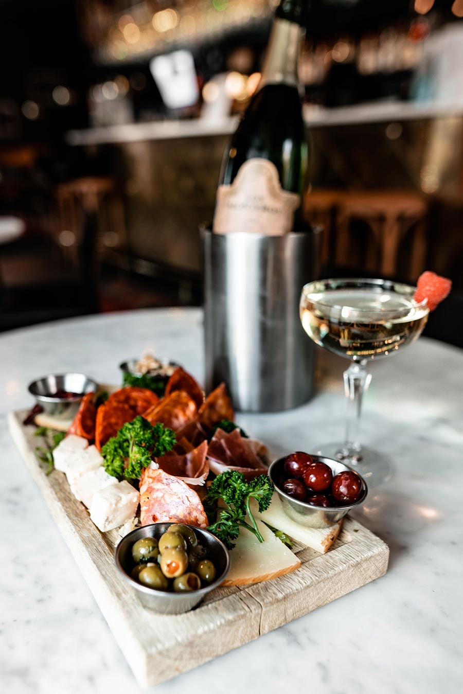 Here's why the aperitif is important in France: Apéro hour explained!