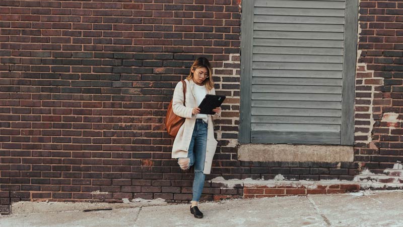 Travelling With A Tablet: 9 Useful things to do with your tablet