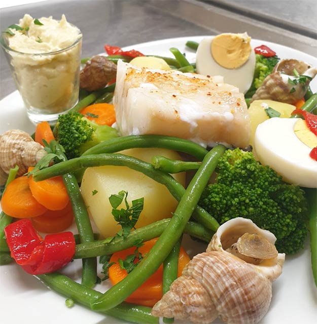 French Mayonnaise Recipe vs French Aïoli: What's the difference?