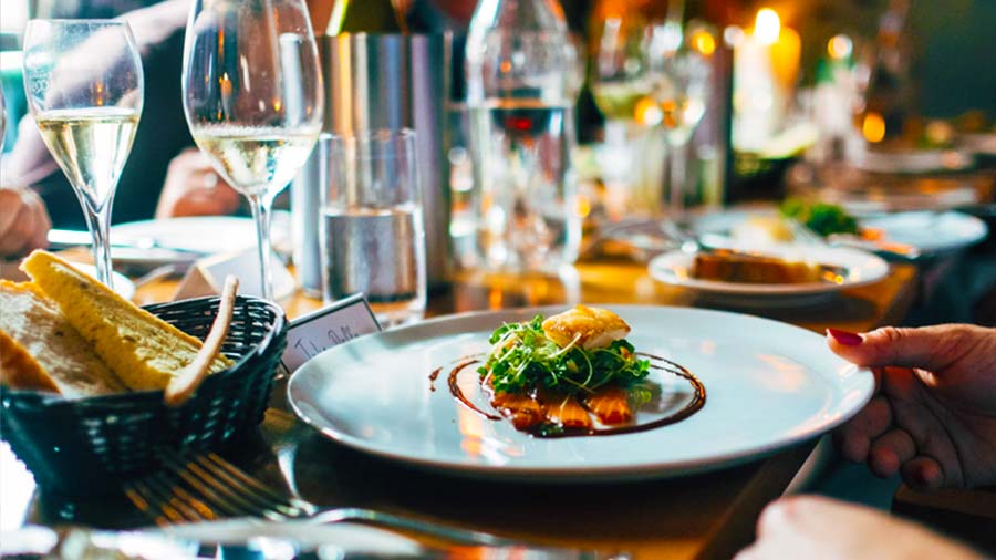 Decoding the formal French multi course meal: 2 to 7 courses