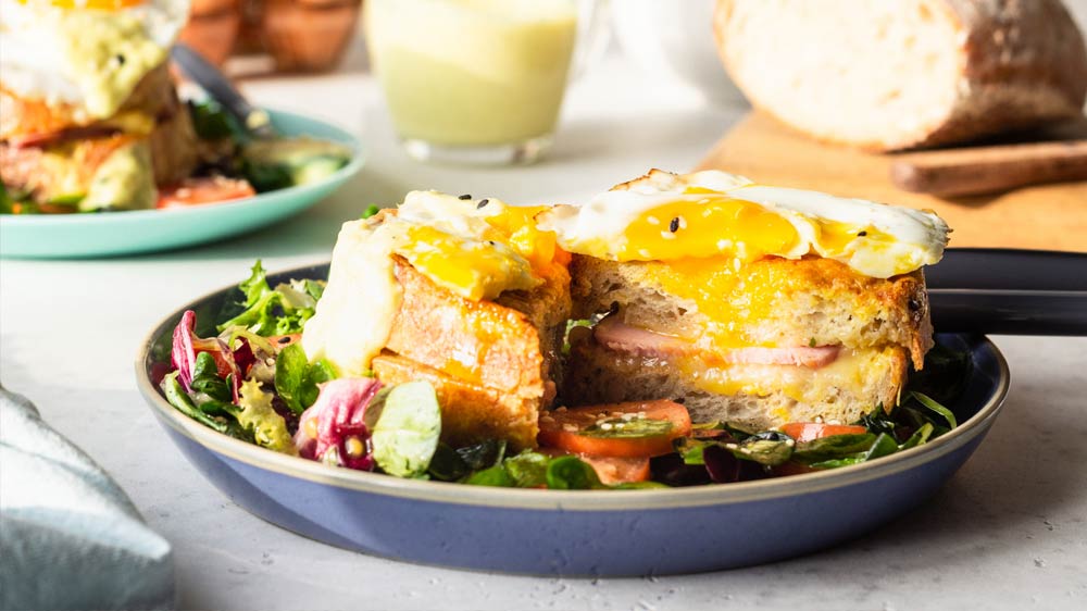 Why fried eggs in France are always sunny side up!